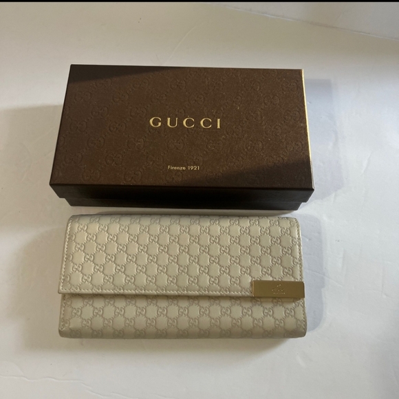 Gucci | Bags | Authentic Preloved Gucci Long Wallet Beige | Poshmark